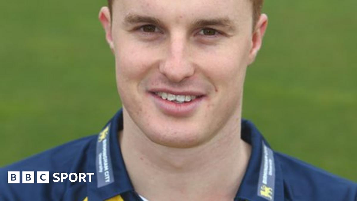 Tom Milnes: Derbyshire sign Warwickshire all-rounder - BBC Sport