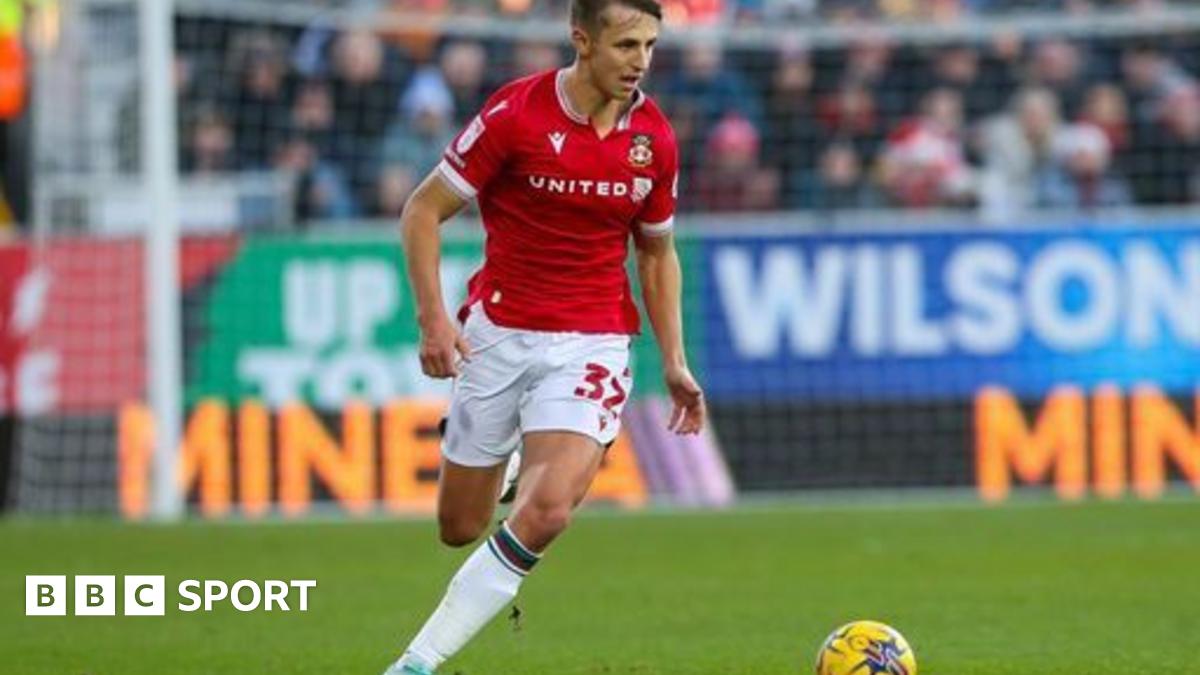 Wrexham: Phil Parkinson waits for Max Cleworth injury news - BBC Sport