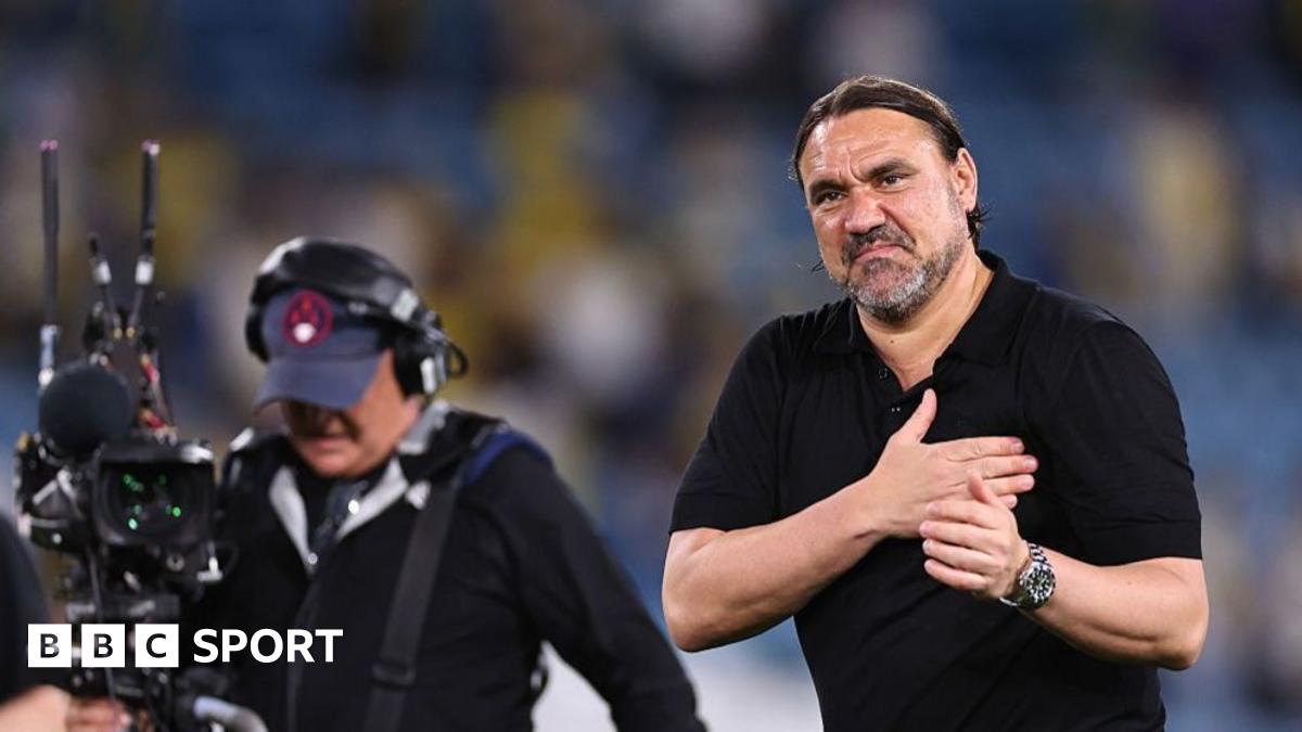 Leeds fans back Farke with emotional tribute - BBC Sport
