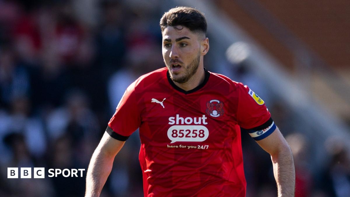 Dan Happe: Leyton Orient defender signs new contract - BBC Sport