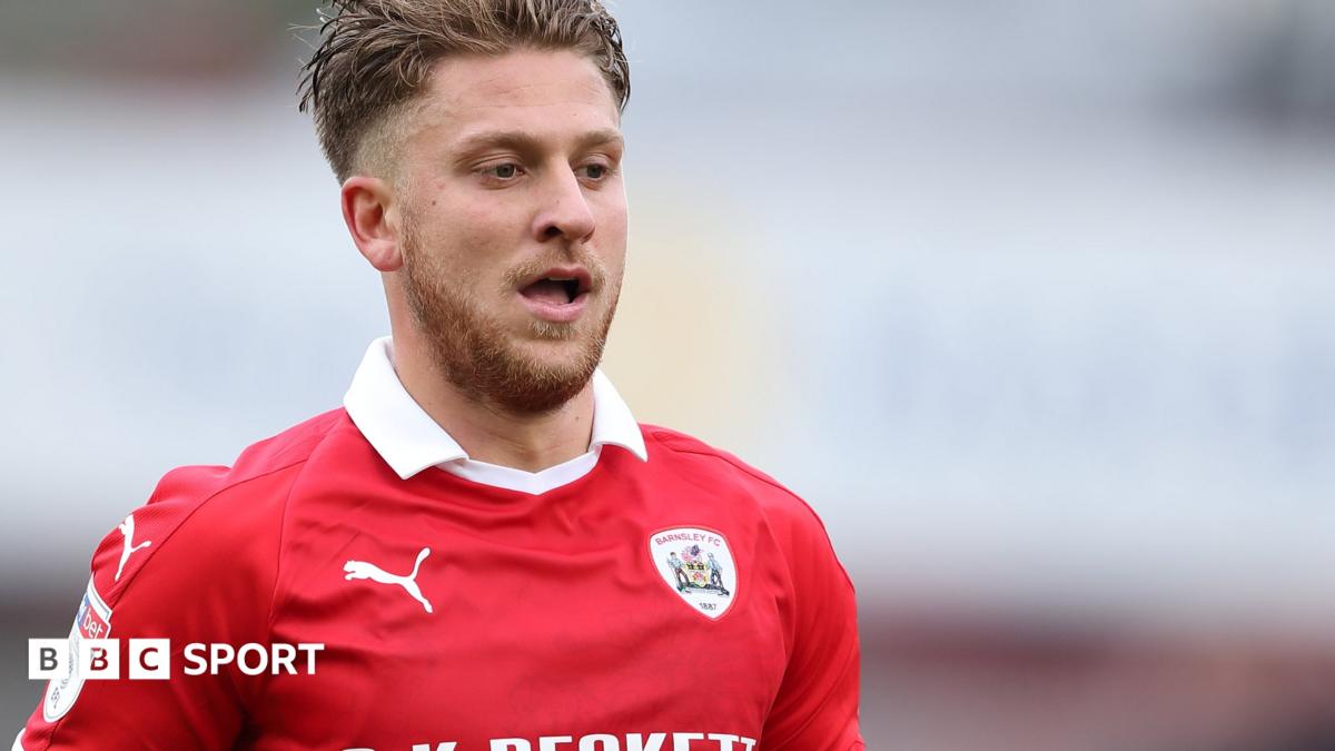George Moncur: Luton sign Barnsley midfielder for undisclosed fee - BBC ...