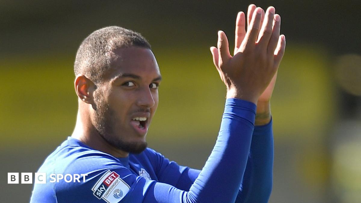 Kenneth Zohore: Cardiff boss Warnock keeps faith with striker - BBC Sport