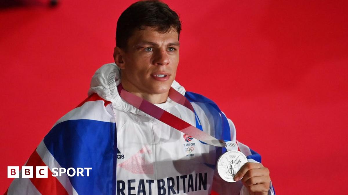 Olympic medallist Pat McCormack lands stoppage win on pro debut - BBC Sport