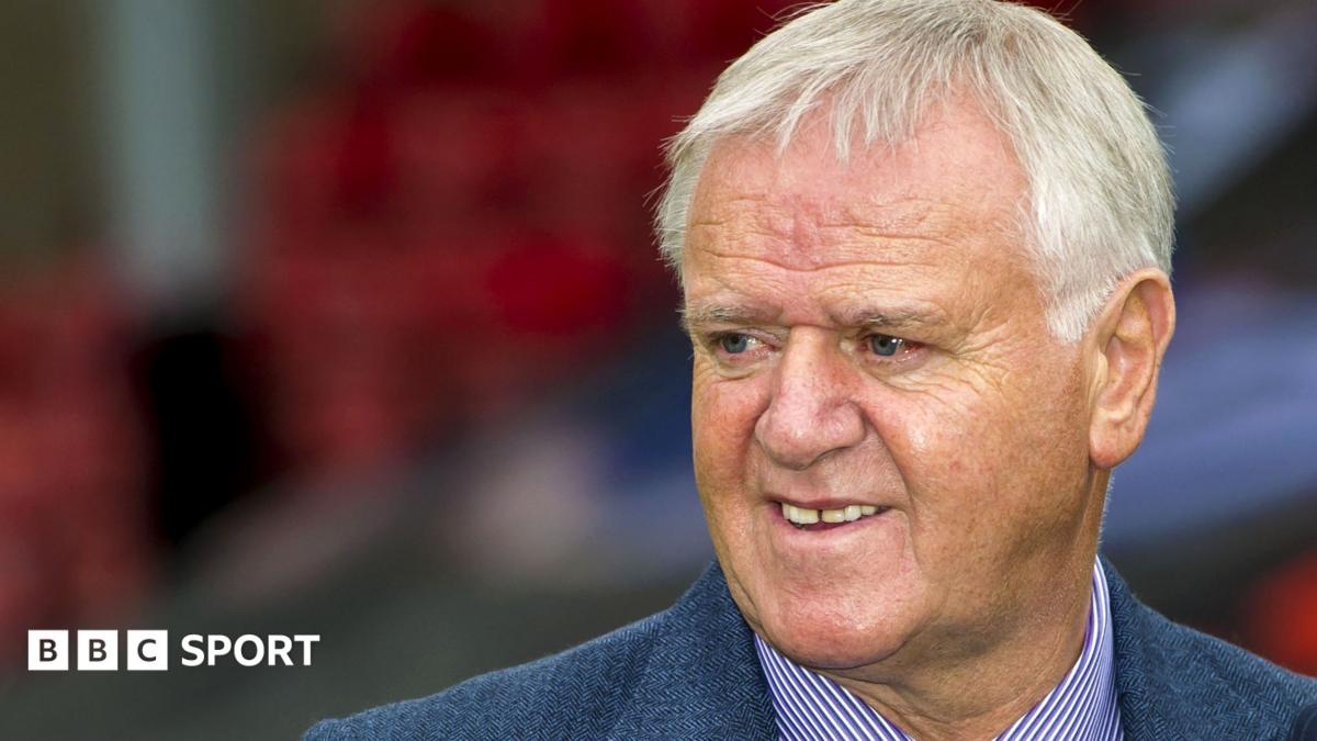 Former Hearts manager Jim Jefferies suffers heart attack - BBC Sport