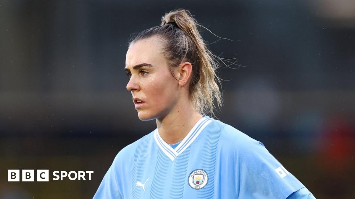 Jill Roord: Man City midfielder ruptures anterior cruciate knee ...