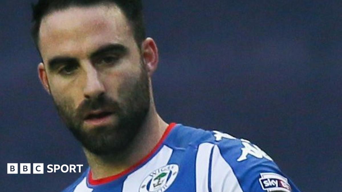 Craig Morgan: Fleetwood sign Wigan central defender - BBC Sport
