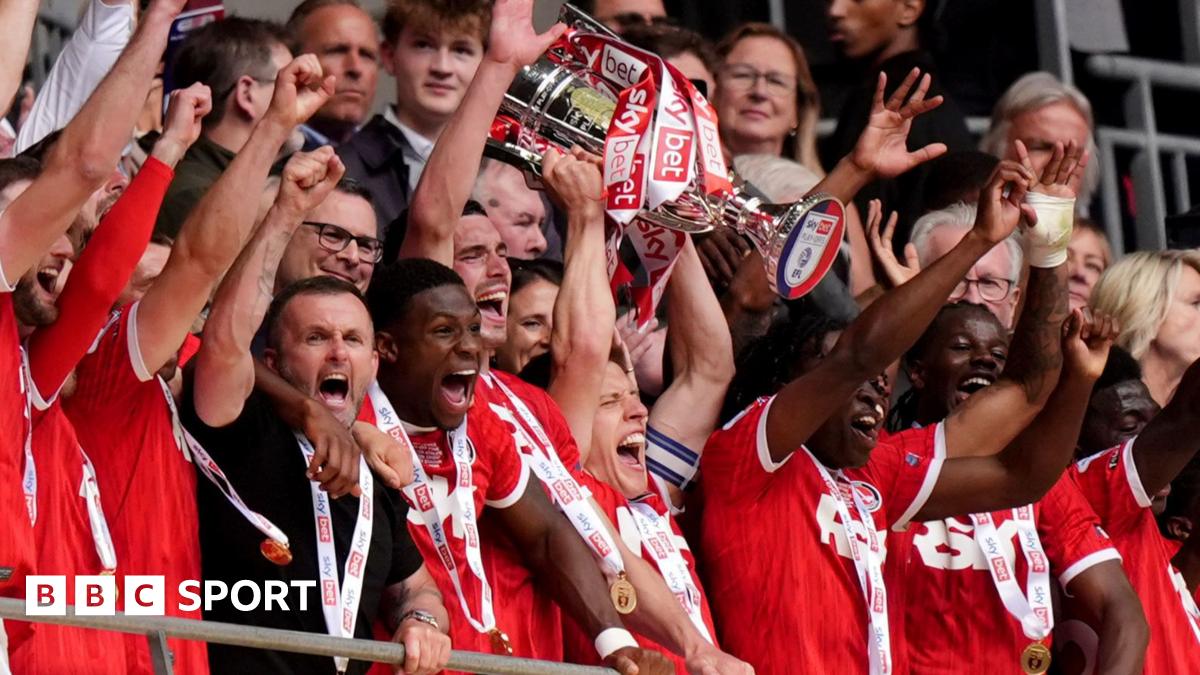 Charlton Athletic 1-0 Leyton Orient: Addicks promoted to Championship ...