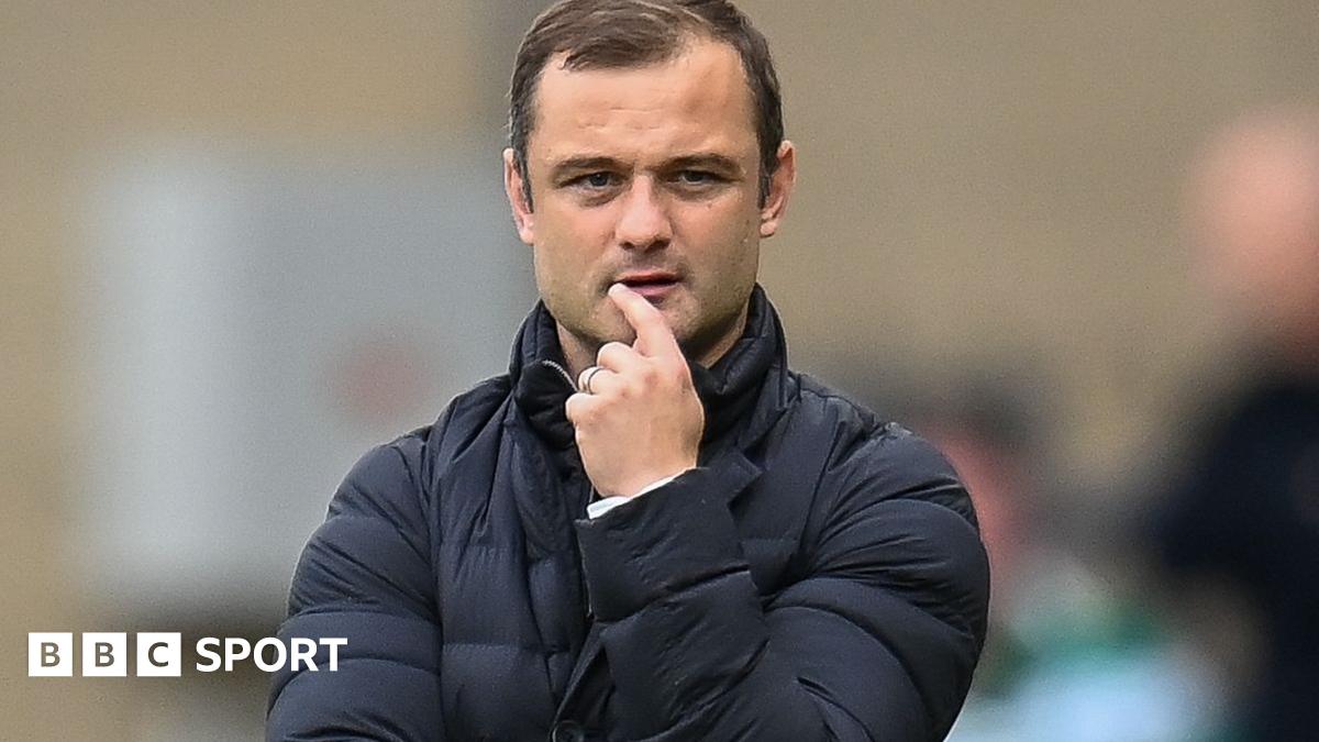 Shaun Maloney: Wigan Athletic appoint former winger as manager - BBC Sport
