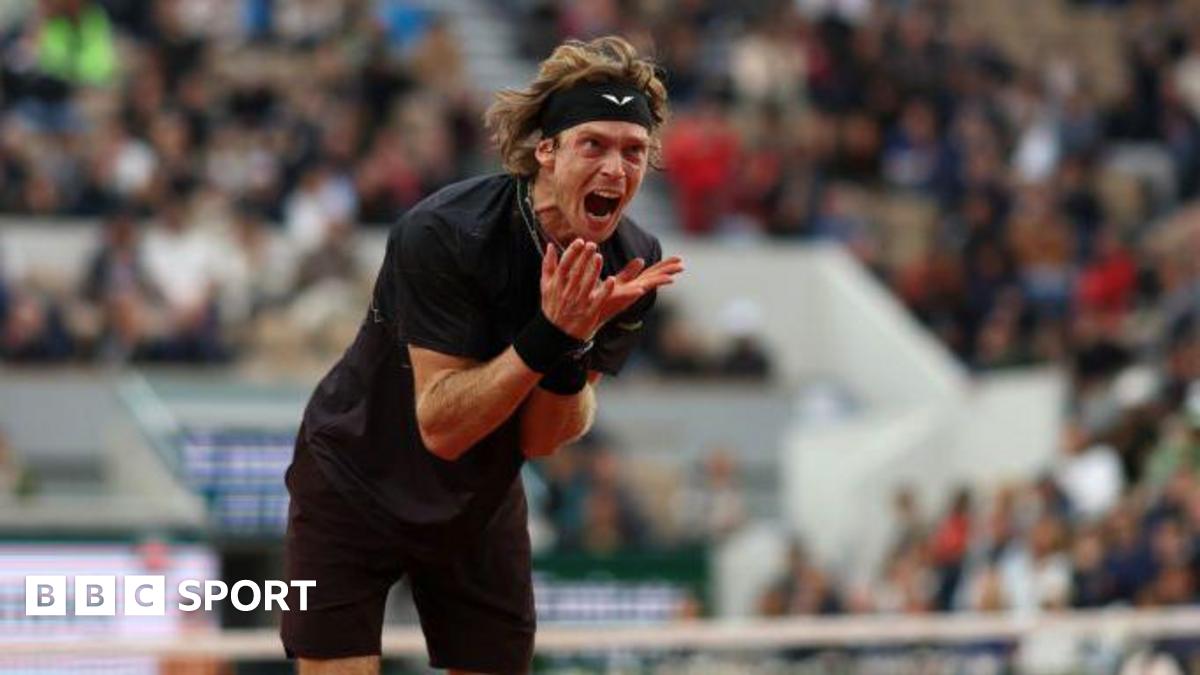 French Open 2024 results: Andrey Rublev beaten, Jannik Sinner wins - BBC Sport