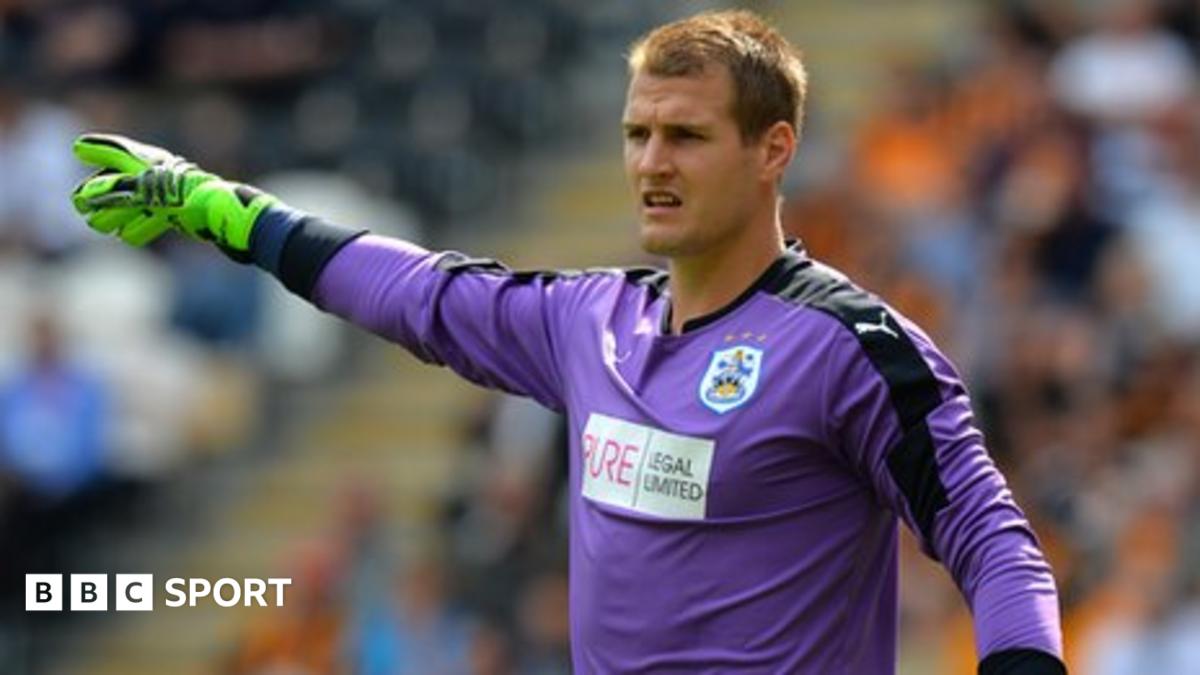 Alex Smithies: Queens Park Rangers sign Huddersfield keeper - BBC Sport
