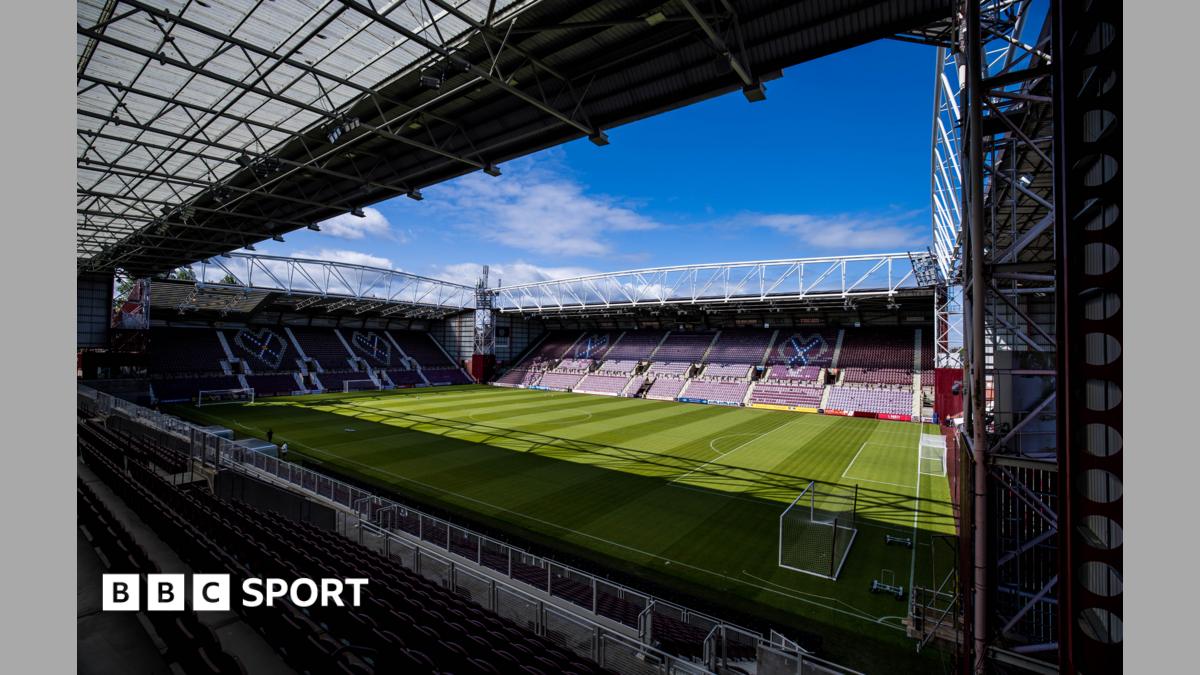 Hearts to play Leeds in pre-season friendly - BBC Sport