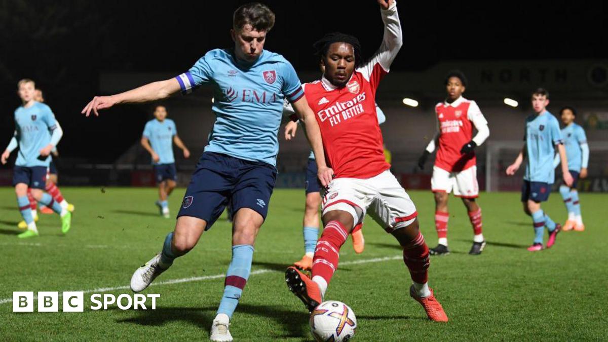 Burnley: Dan Sassi joins Blackpool - BBC Sport