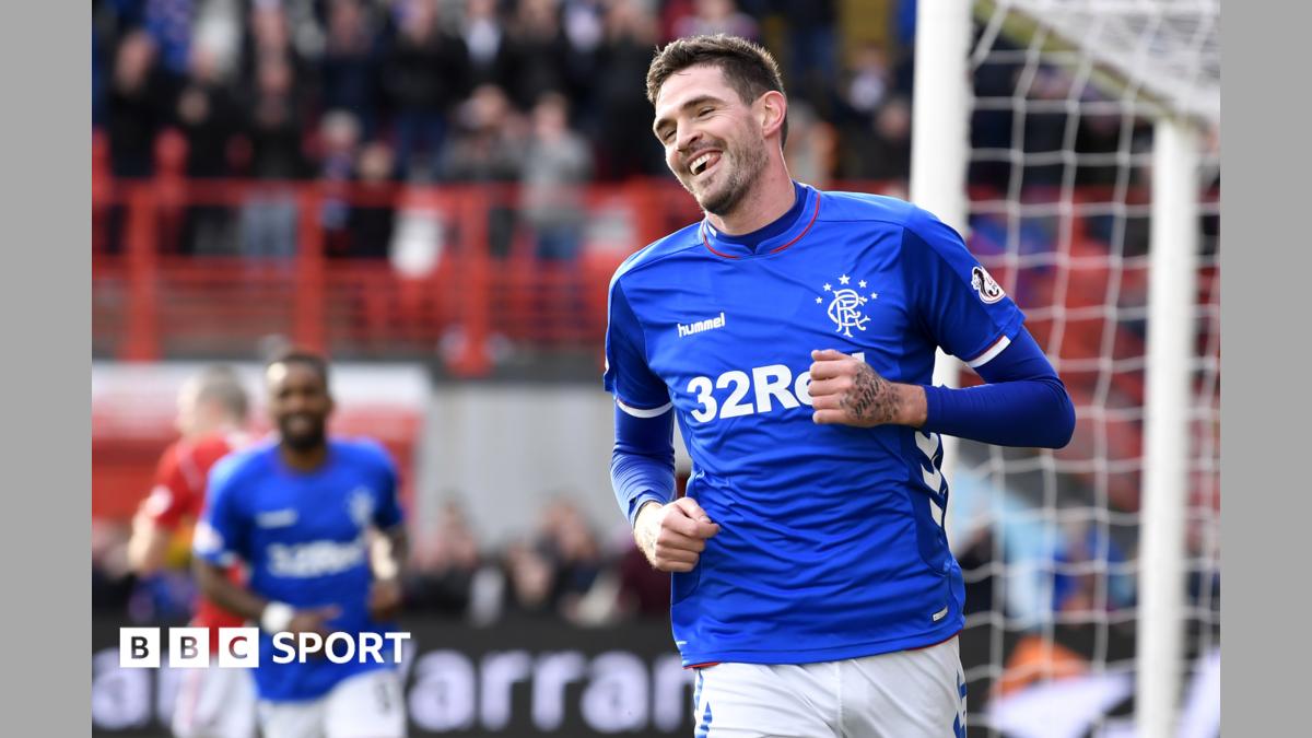 'I get abused every single day of my life' - Lafferty - BBC Sport