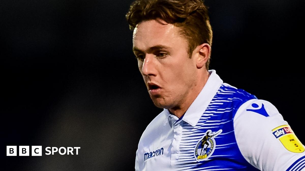 Sam Matthews: Crawley sign former Bristol Rovers midfielder - BBC Sport