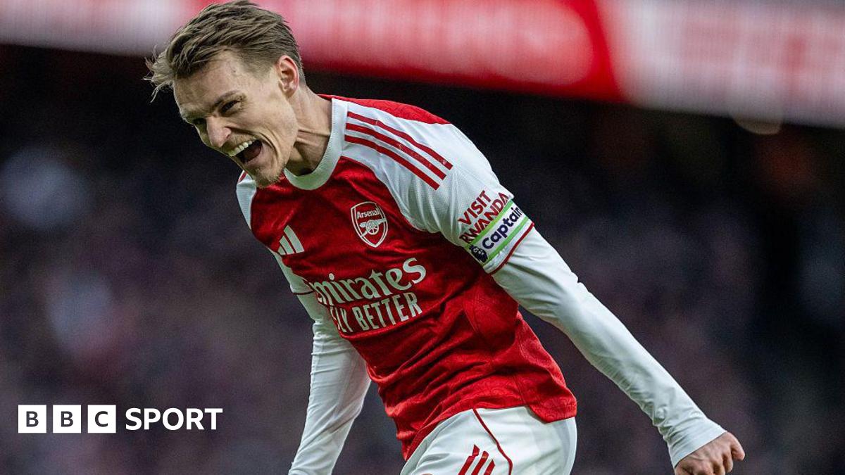 Arsenal 2-1 Brighton: Gunners hold on to go back to top of table - BBC ...