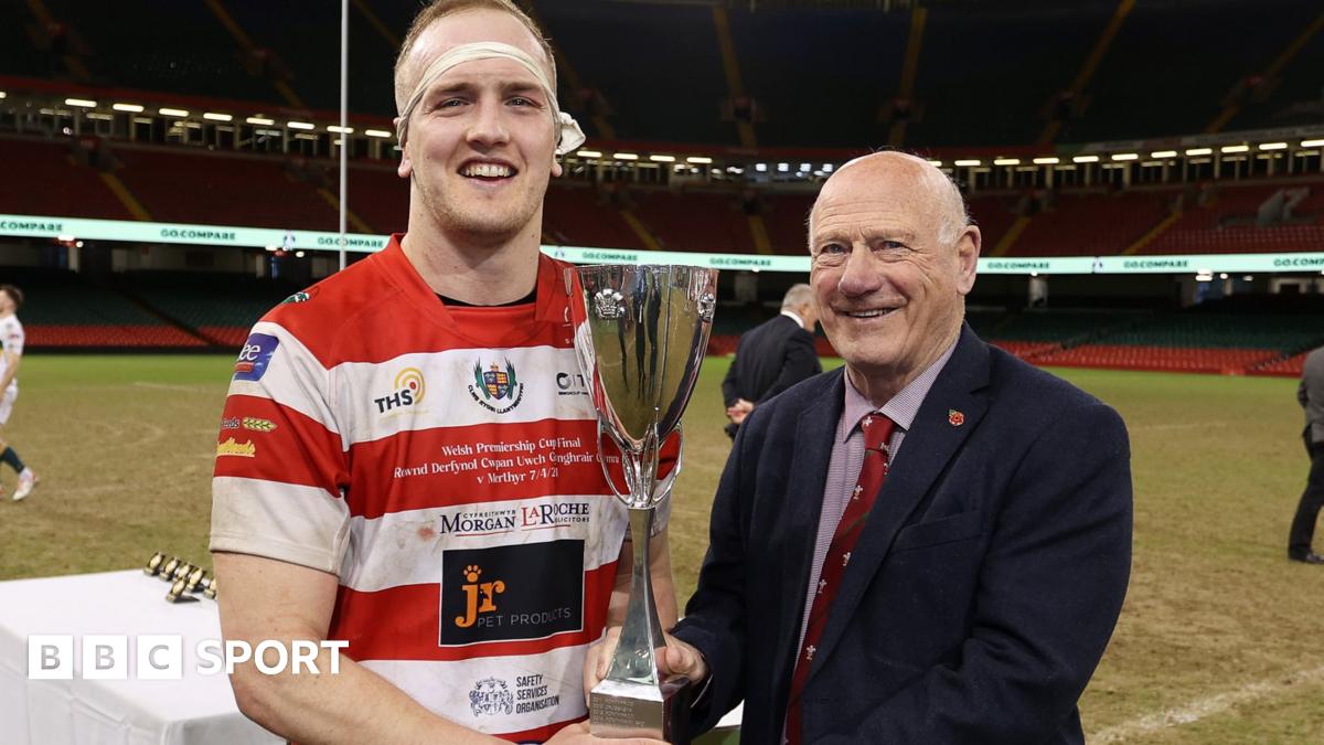 WRU finals: Llandovery edge out Merthyr to claim Premiership Cup - BBC ...