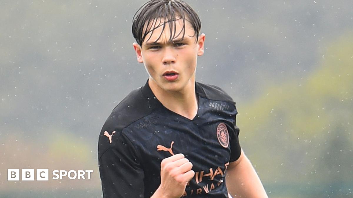 Callum Doyle: Sunderland sign Manchester City defender on season-long ...