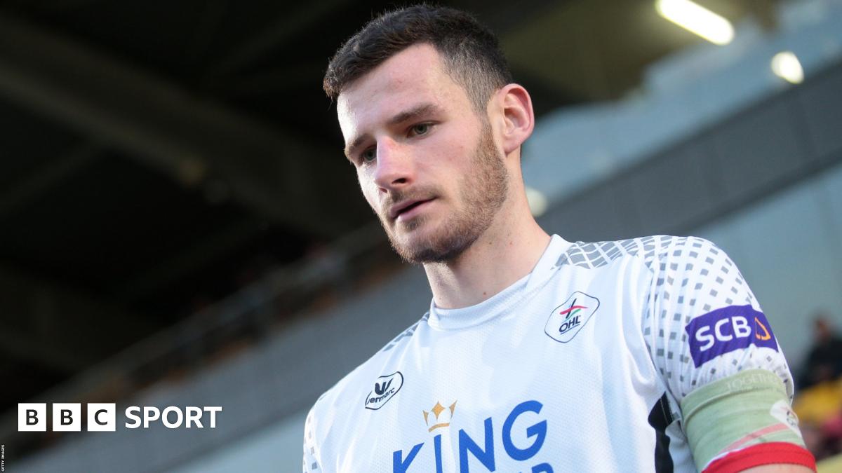 Elliott Moore: Defender joins Oxford United from Leicester City - BBC Sport