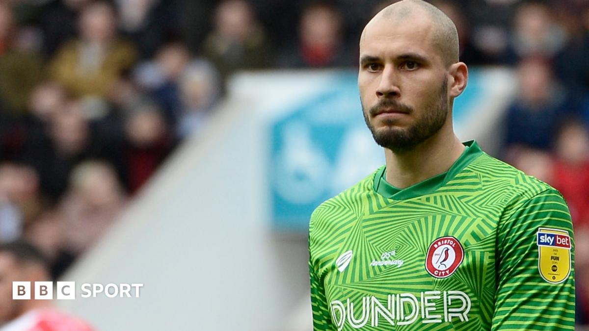 Niki Maenpaa: Stoke City sign former Bristol City goalkeeper on short ...