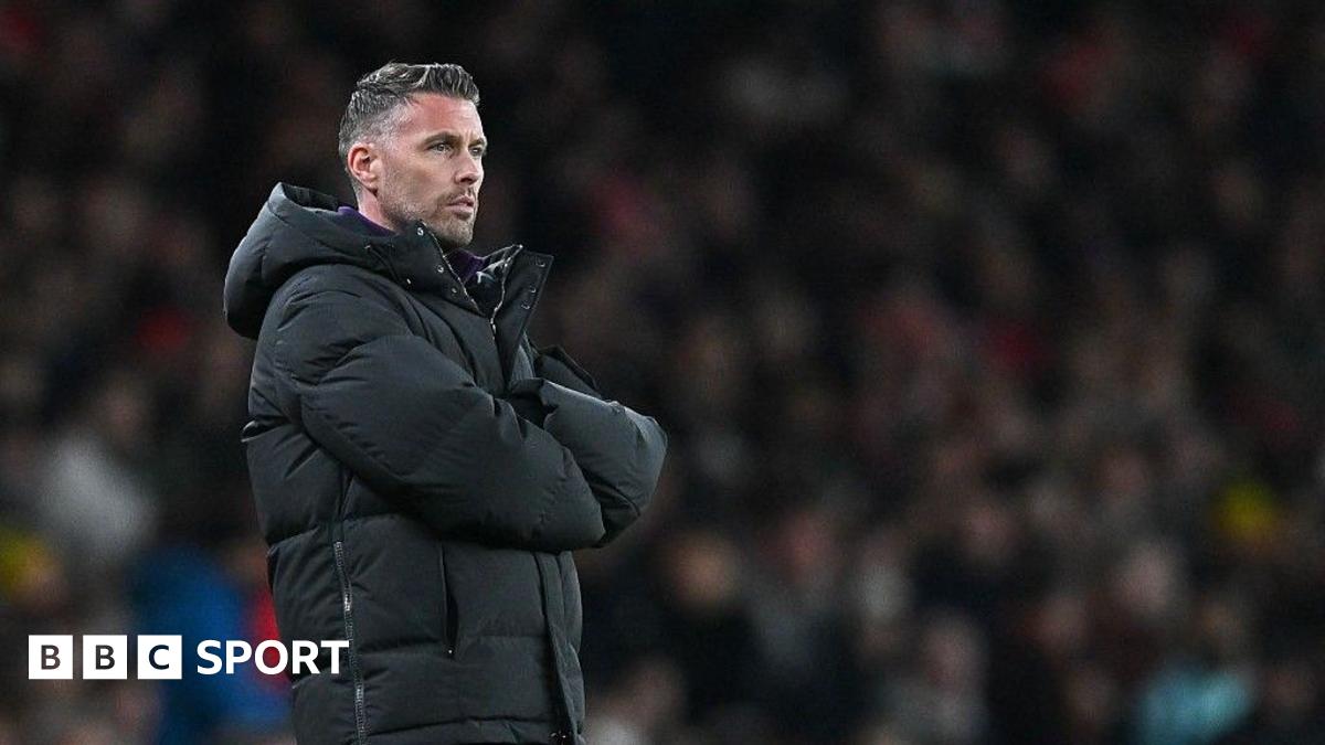 Wolves news: Chris Sutton on Rob Edwards' 'depressing team' - BBC Sport