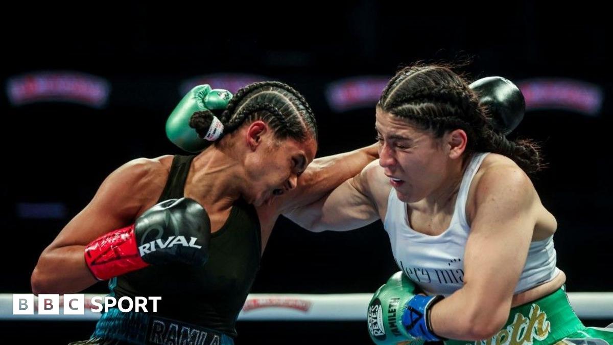 Britain's Ramla Ali loses to Yamileth Mercado in WBC world title fight - BBC Sport
