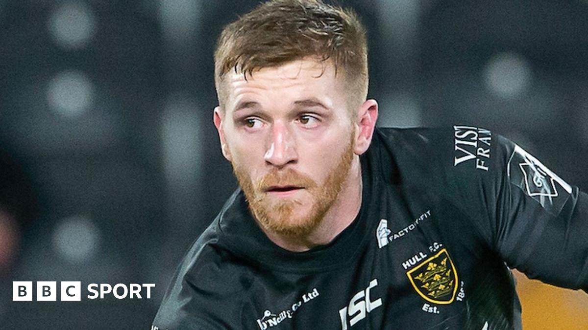 Marc Sneyd: Hull FC retain key half-back on three-year deal - BBC Sport