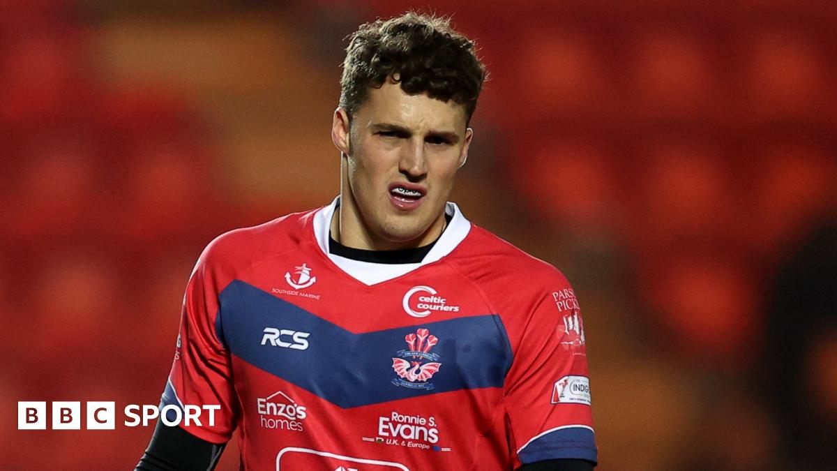 Tomi Lewis: Wing returns to Scarlets from Jersey - BBC Sport