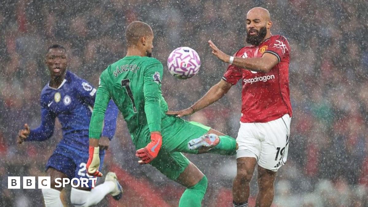 Man Utd 2-1 Chelsea: Red Devils claim priceless win after early Robert ...