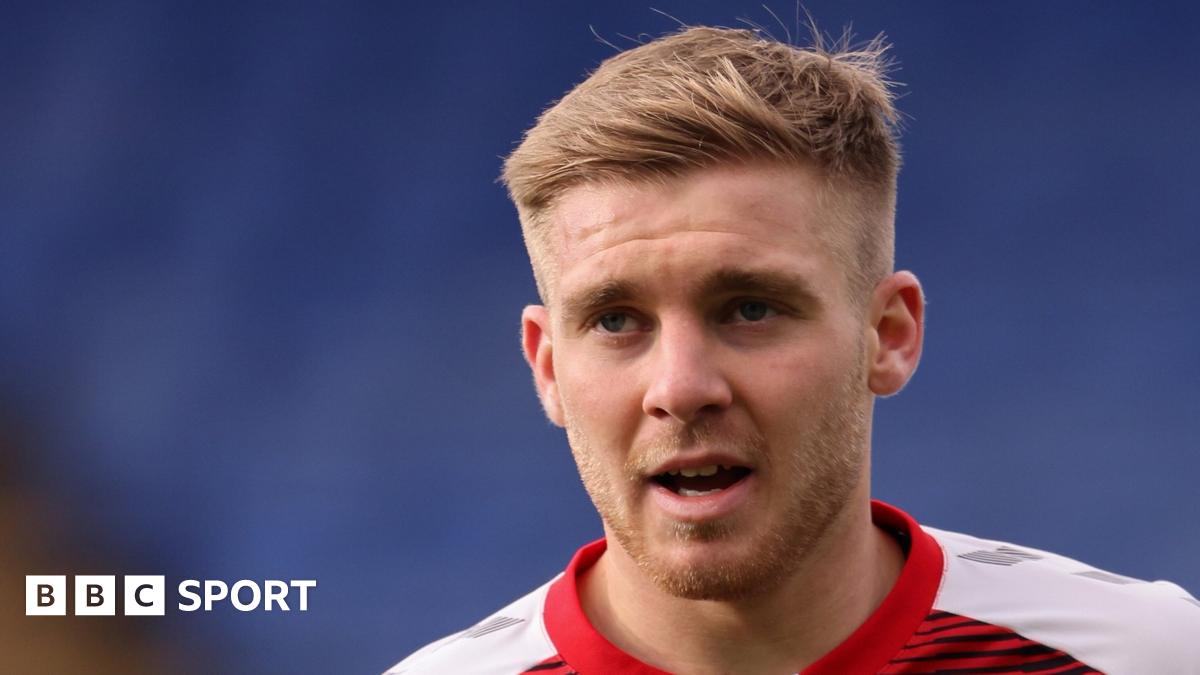 Dan Batty: Fleetwood Town midfielder signs new deal until summer of ...