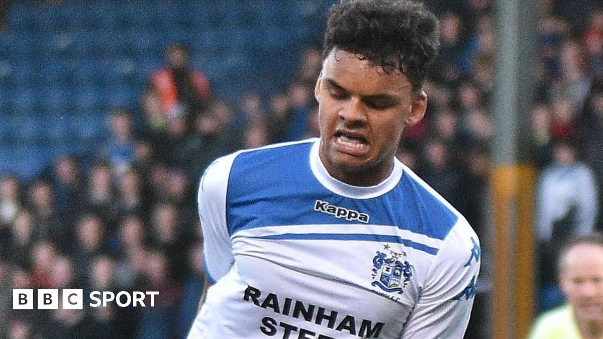 Jacob Bedeau: Aston Villa make approach for Bury defender - BBC Sport