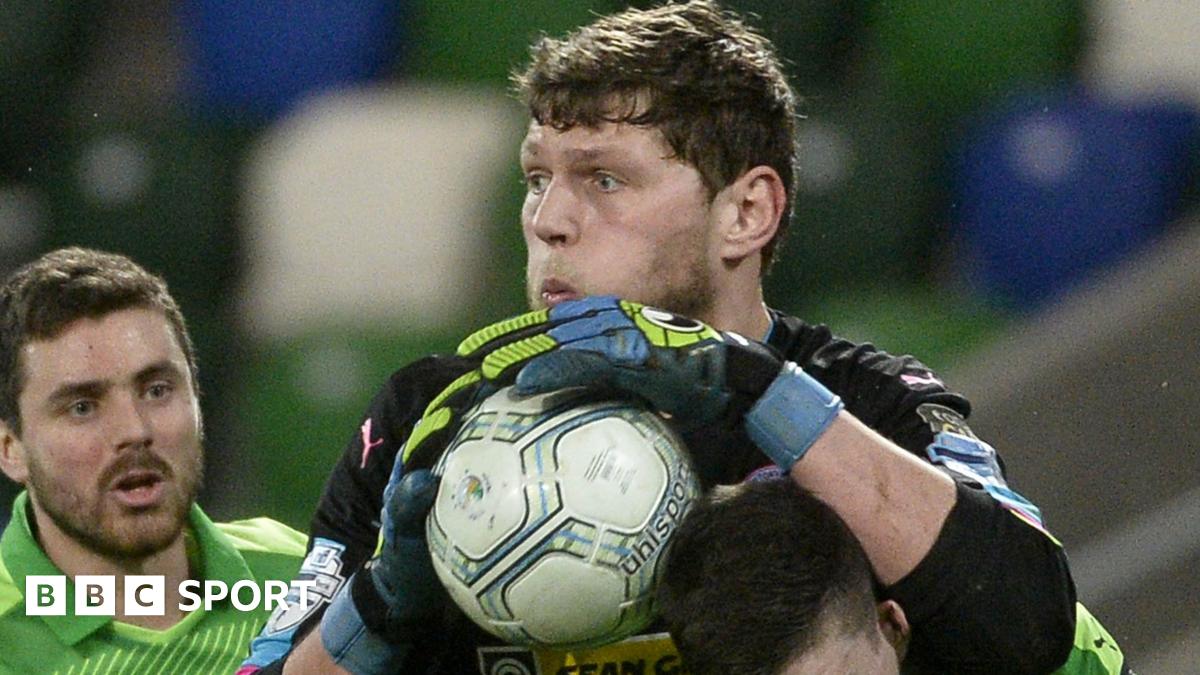 Goalkeeper Jason Mooney joins Ards from Cliftonville - BBC Sport