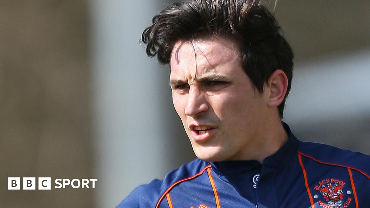 Rochdale: Jack Redshaw returns on loan, Joe Bunney signs new deal - BBC ...