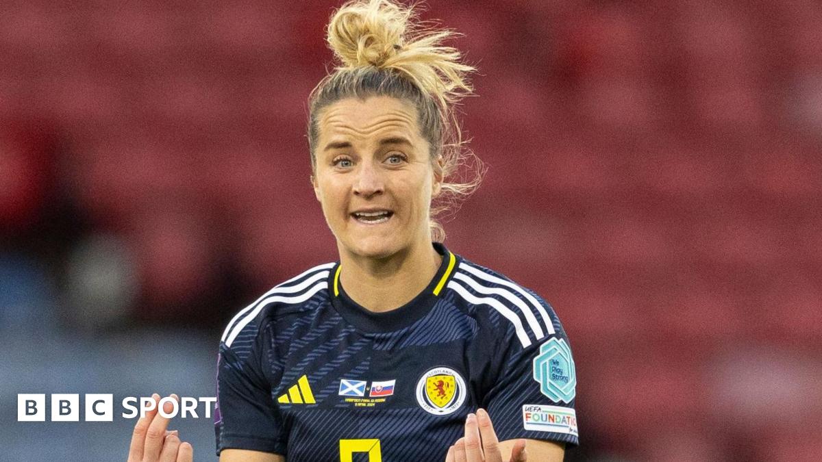 Scotland defender Howard in form of career - BBC Sport
