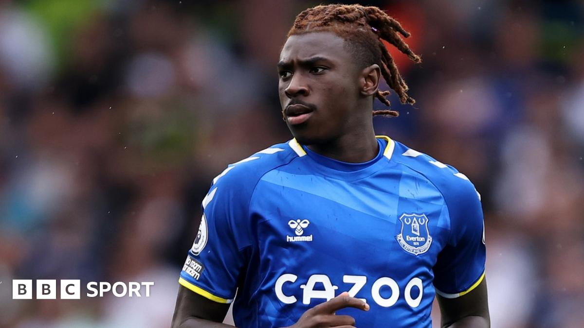 Moise Kean: Everton forward joins Juventus on permanent deal - BBC Sport