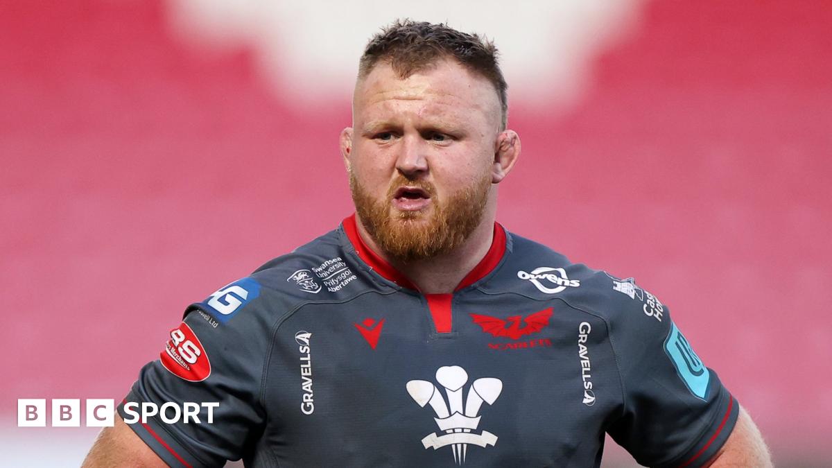 Samson Lee: Injured Scarlets prop flies home from South Africa - BBC Sport