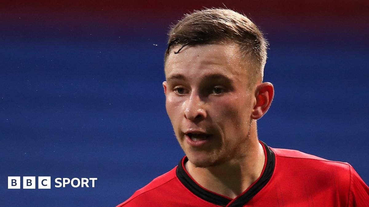 Josh Lundstram: Crewe Alexandra midfielder signs two-year deal - BBC Sport