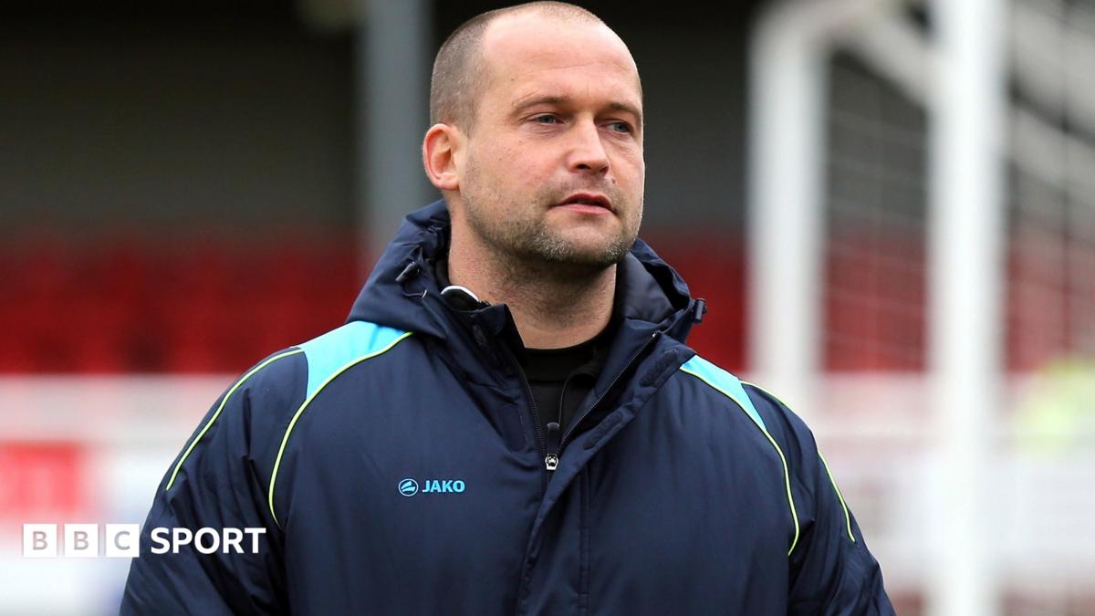 Kevin Nicholson urges Torquay United not to be distracted from ...