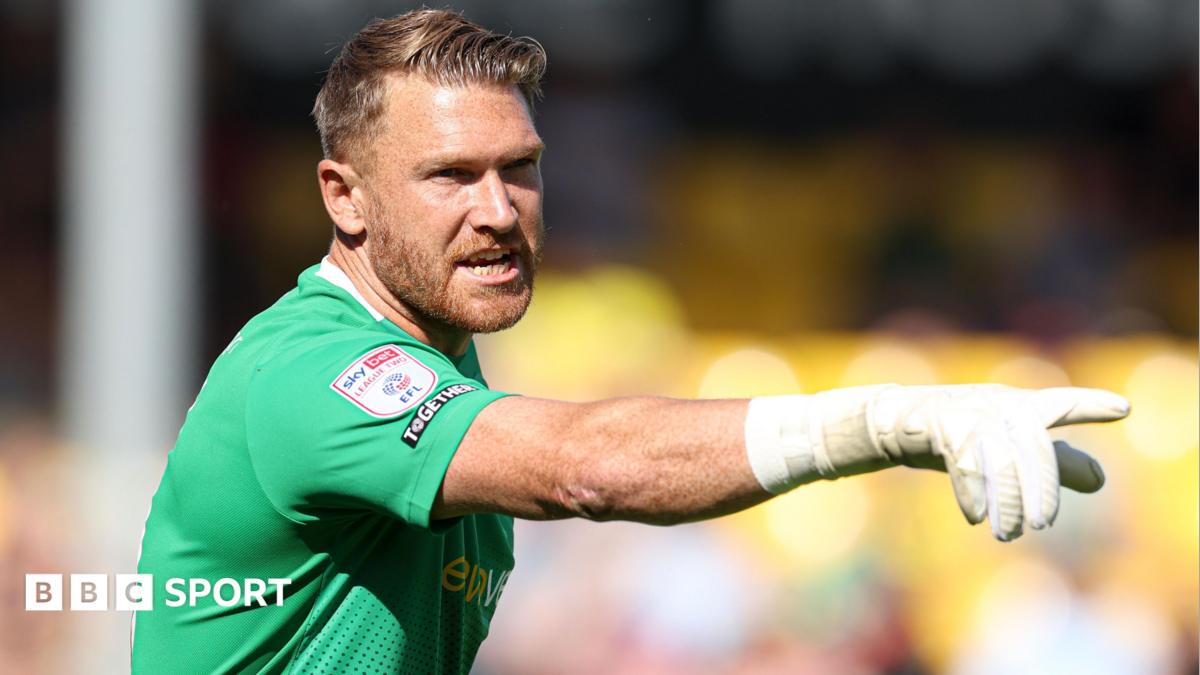 Mark Oxley: Goalkeeper signs new Harrogate contract - BBC Sport