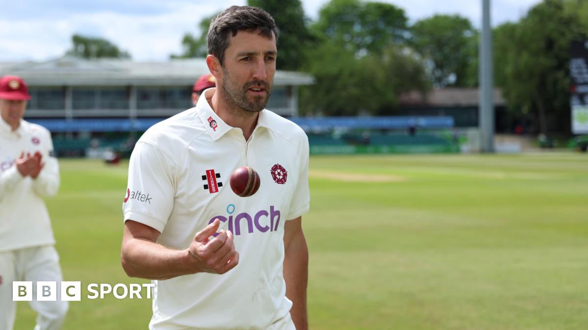 Ben Sanderson: Northamptonshire seamer extends contract - BBC Sport