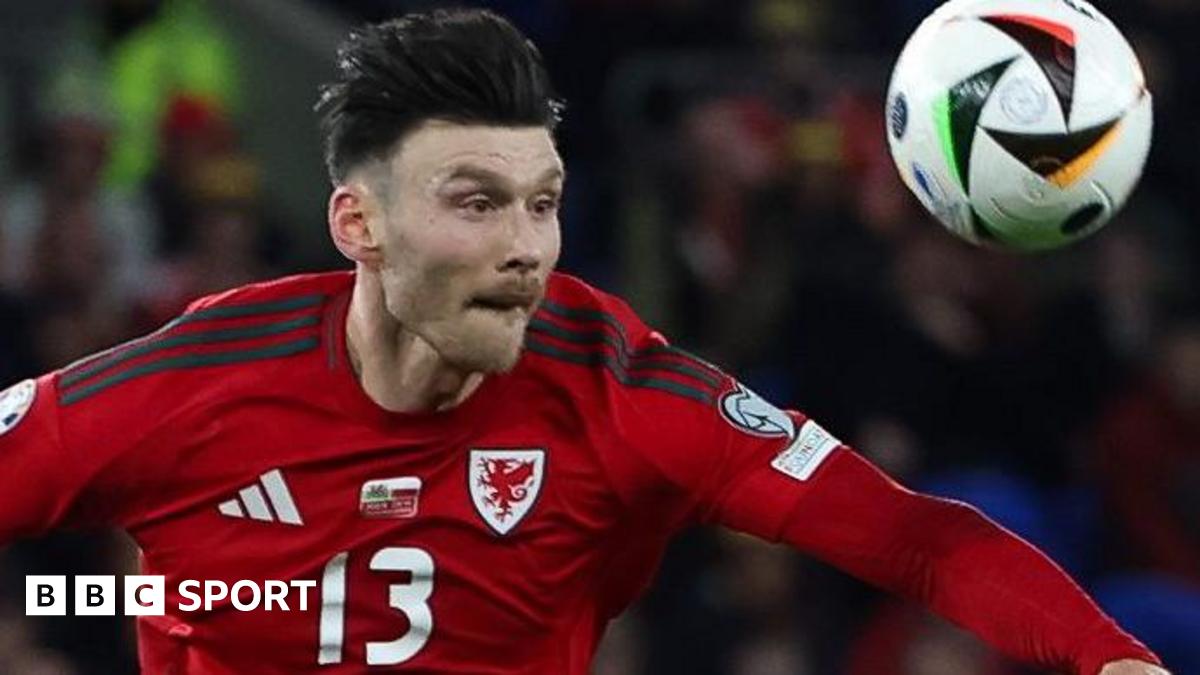 Wrexham eye Sheffield United's Wales striker Moore - emsekflol.com
