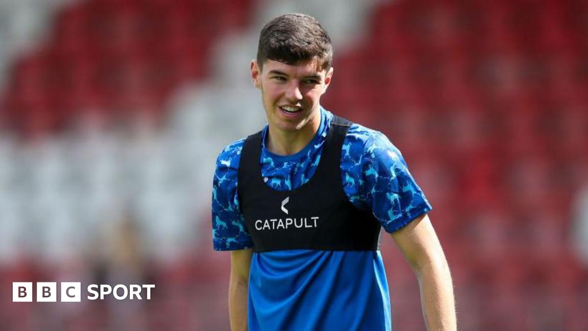 Ellis Taylor: Former Sunderland winger joins Harrogate - BBC Sport