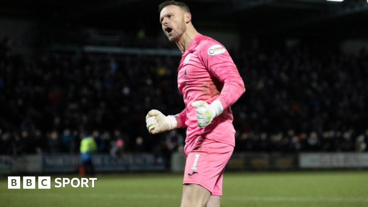 Carson signs contract extension - BBC Sport
