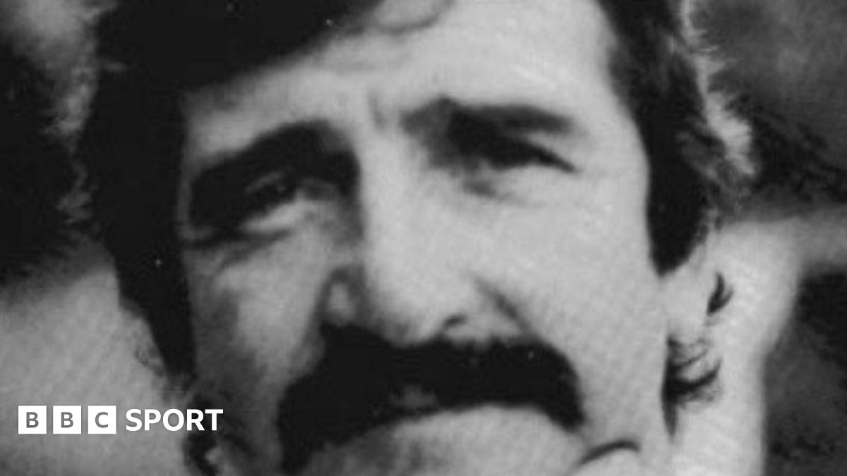 Wales and Cardiff centre Meirion Roberts dies aged 90 - BBC Sport