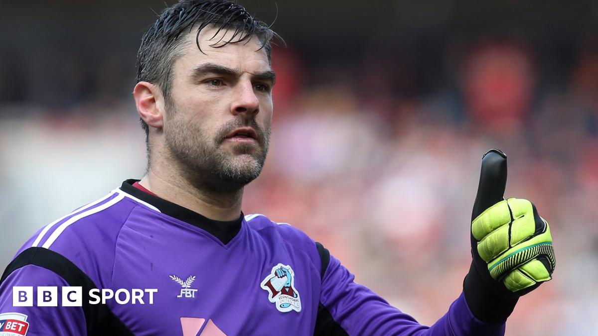 Lincoln City: Keeper Matt Gilks joins from Scunthorpe and Lee Angol on ...