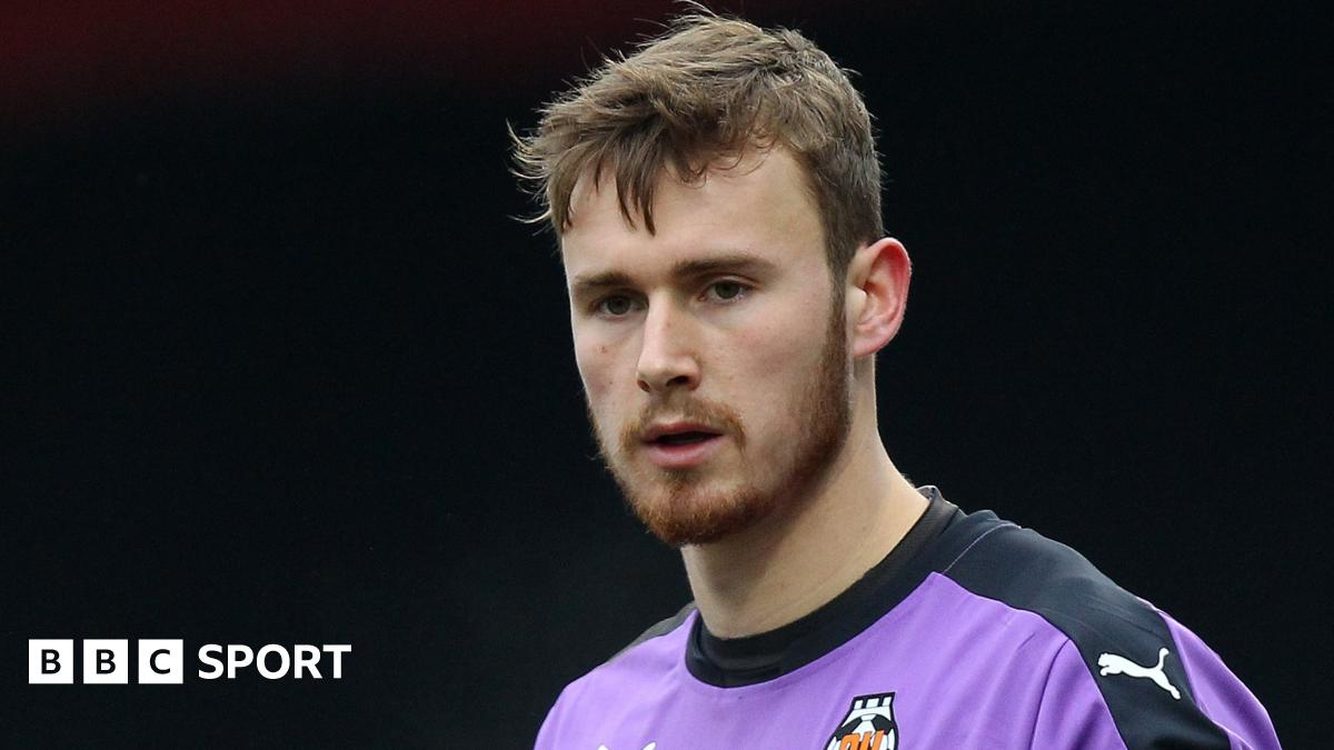 Cambridge United: Will Norris signs three-year deal at League Two club ...