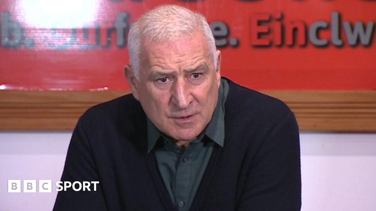 Wrexham: Graham Barrow resigns as manager of National League side - BBC ...