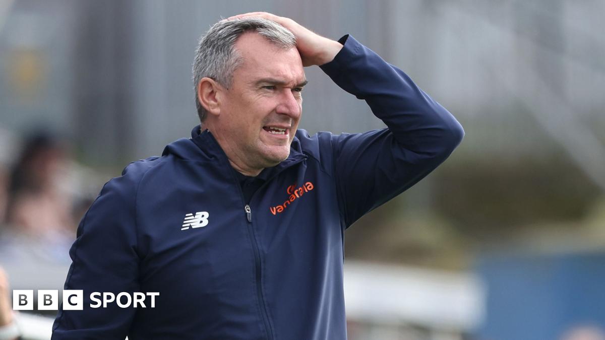 Chris Millington: Halifax Town manager steps down - BBC Sport