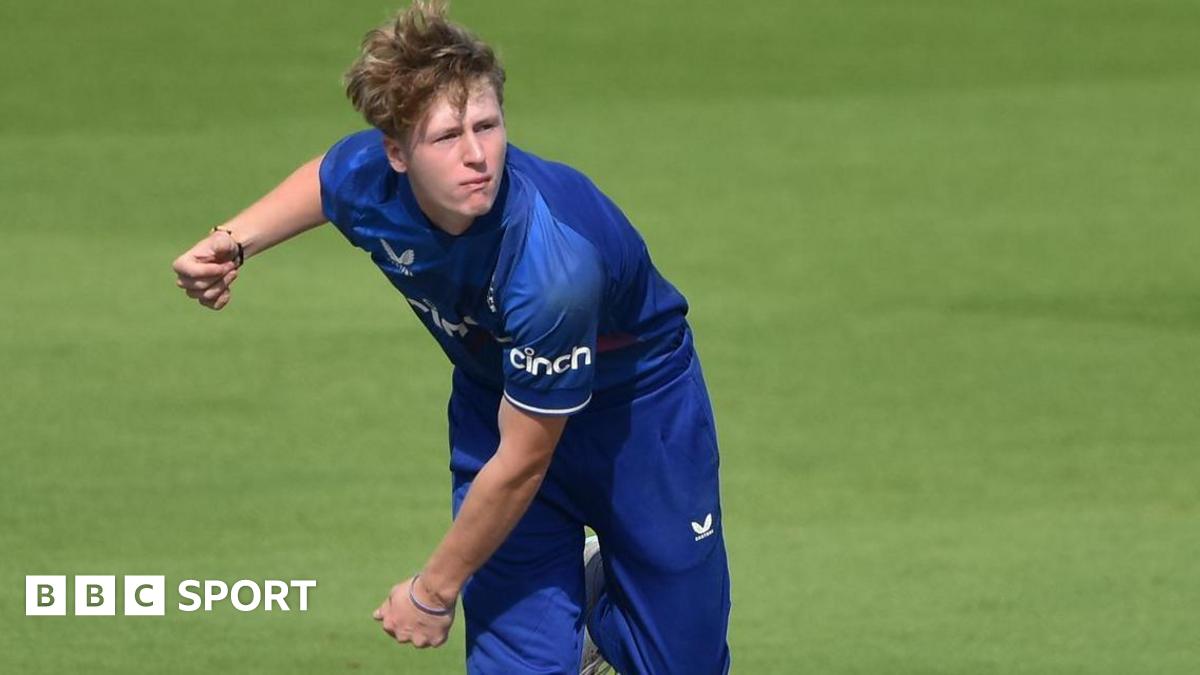 Theo Wylie & Taz Ali: England U19 pair sign Warwickshire deals - BBC Sport