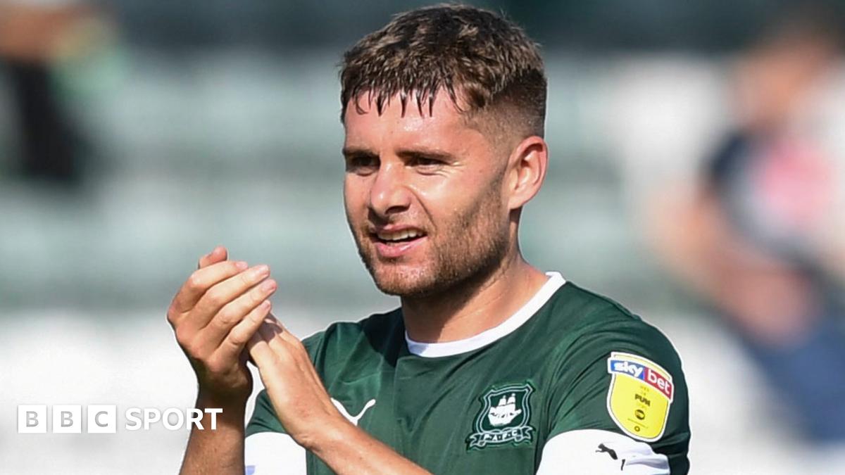 Joe Riley: Mansfield Town sign defender after Plymouth Argyle departure ...