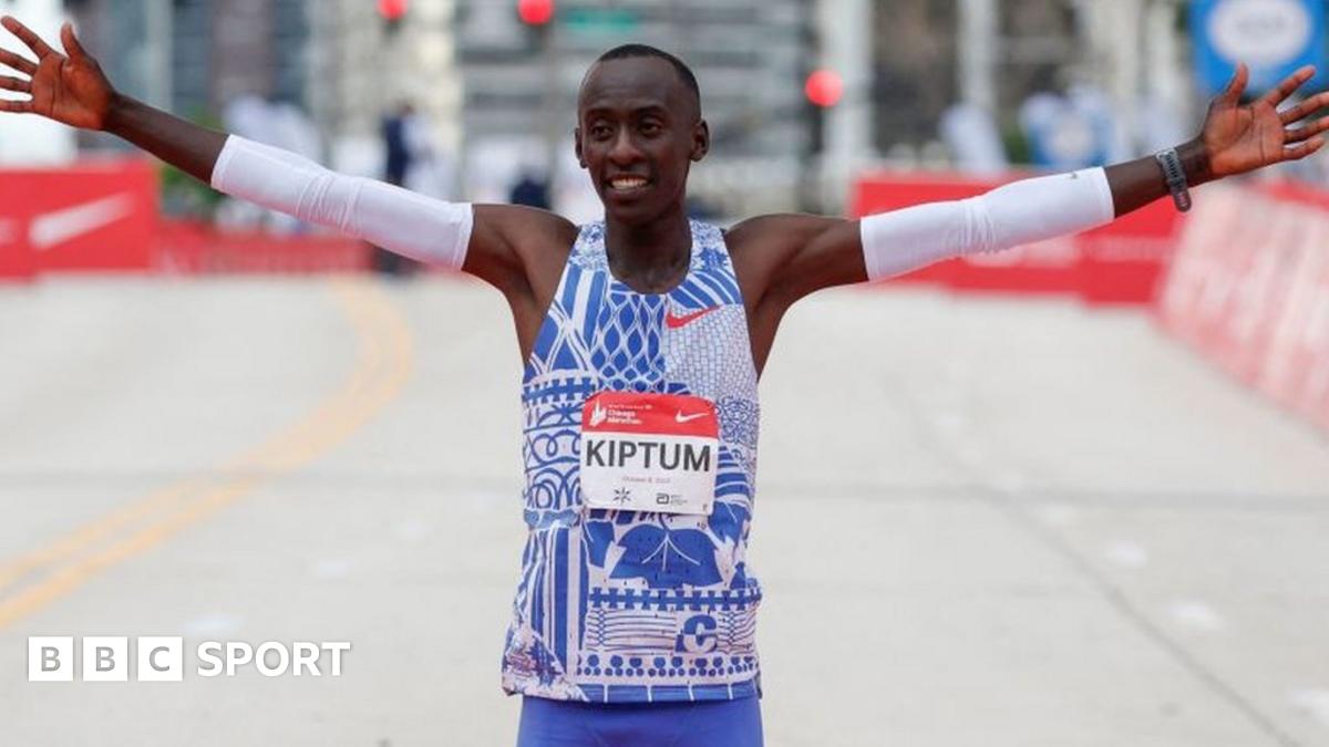 Kelvin Kiptum shatters world marathon record in Chicago - BBC Sport